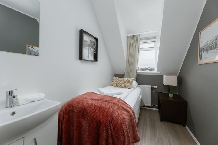 Oldtownreykjavik - Single Room - Shared Bathroom - Reykjavik
