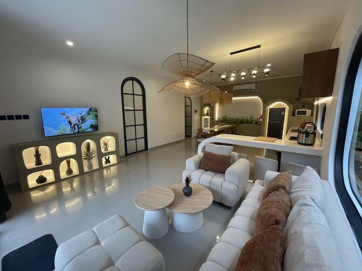 3br Chic Berawa Villa •Pool• Close To Beach Clubs - Indonesia