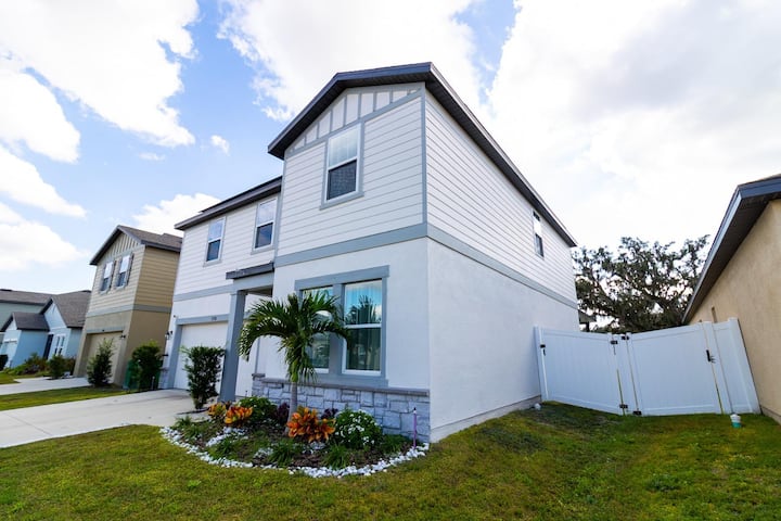 Casa Moderna Em Zephyrhills - Zephyrhills, FL