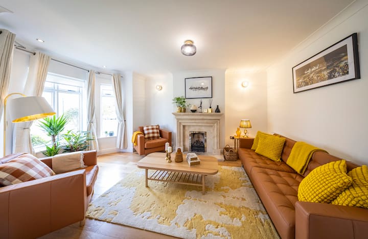 Charming, Well-located 3 Bed Home In Sandycove - Dublin