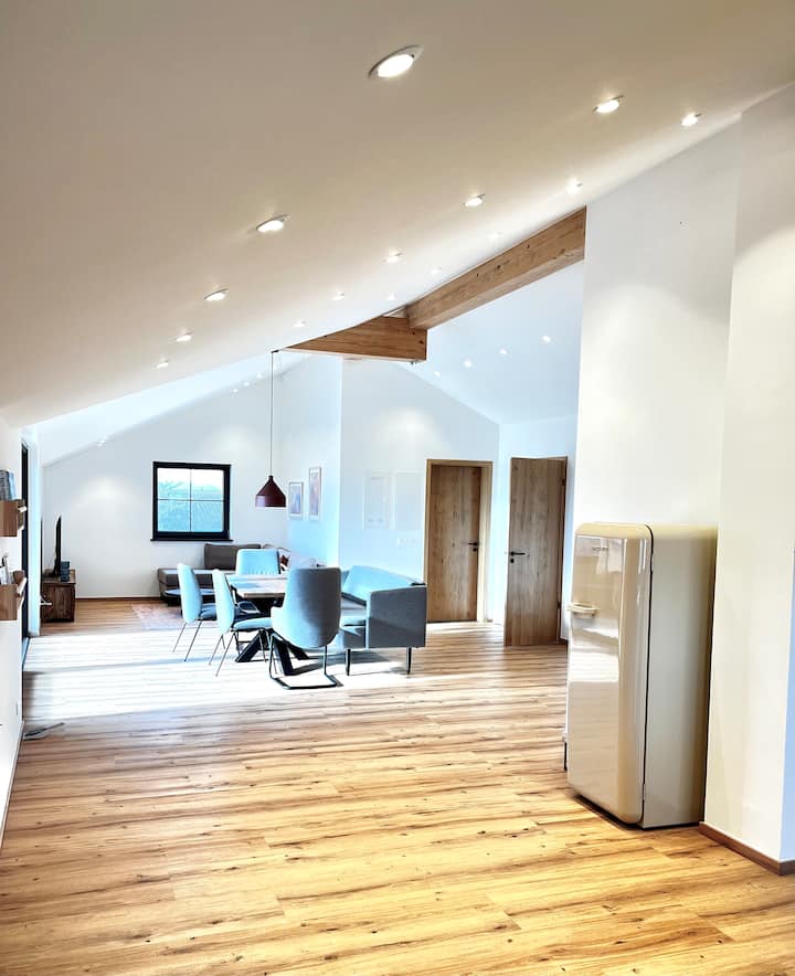 Modern Large Apartment On A Farm - Peißenberg