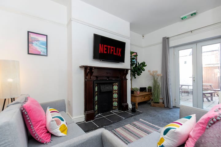 4 Bdr's, 4 Baths, Central Darlington, Fast Wifi - Darlington
