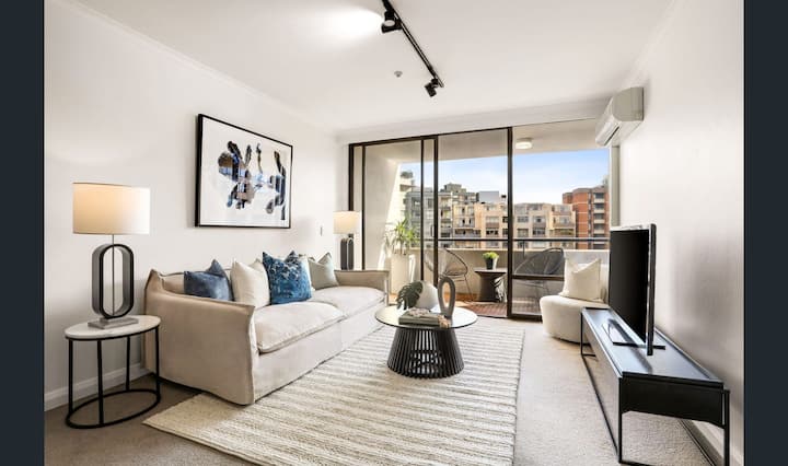 Grand Comfort With Parking And Pool Near Hyde Park - Surry Hills