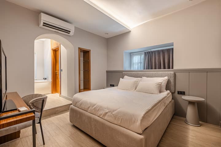 Luxury Room With Jacuzzi / Old Town - Antalya