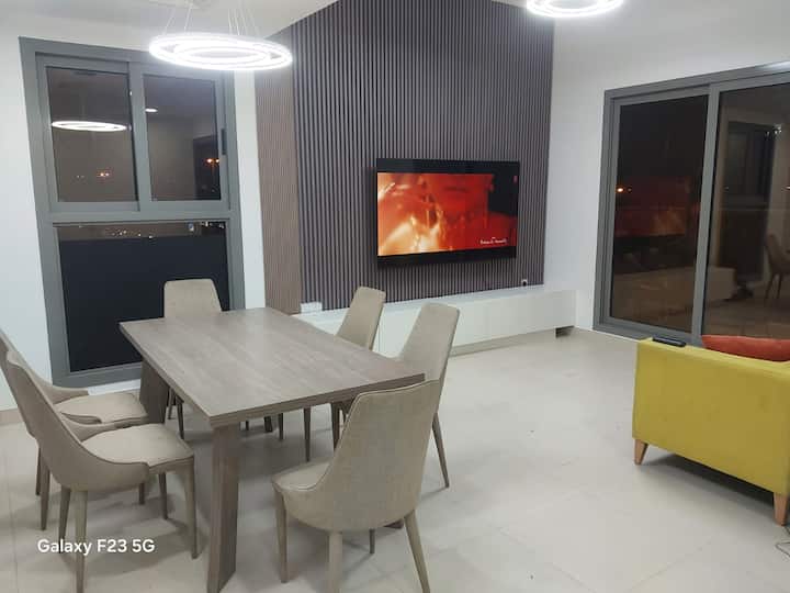 Luxury Private Bedspace In Prime Dubai Shared Apt - Dubái