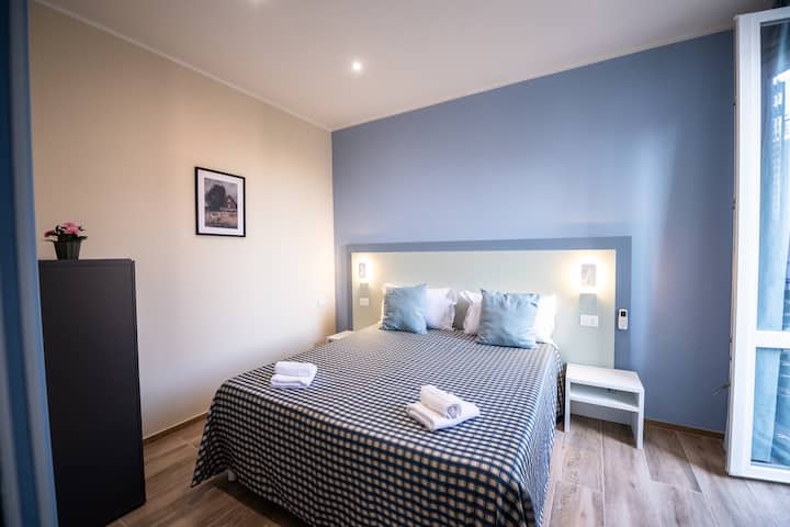 Bilocale Moderno Con Balcone • Stazione E Centro - Parma