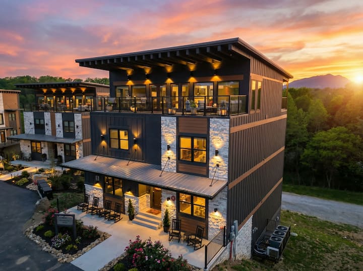 26 Guest | Resort Waterpark | Indoor Pool | Views - Sevierville, TN