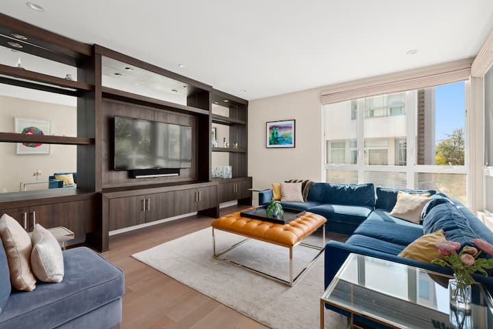 Modern Hollywood Home Base W/ Rooftop Vibes - 比佛利山