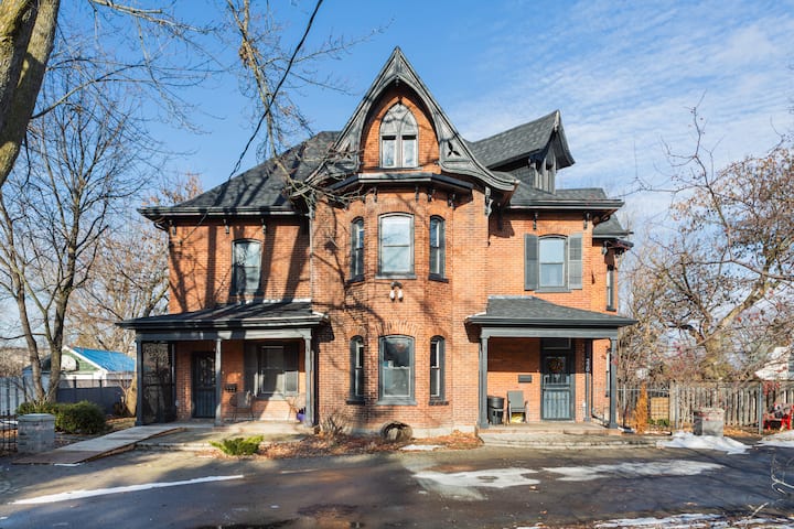 4 Chambres/7 Lits/spa De Nage/bar/bumperpool/bball - Belleville