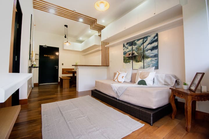 Ophelia's Retreat, Oceanway - Malay