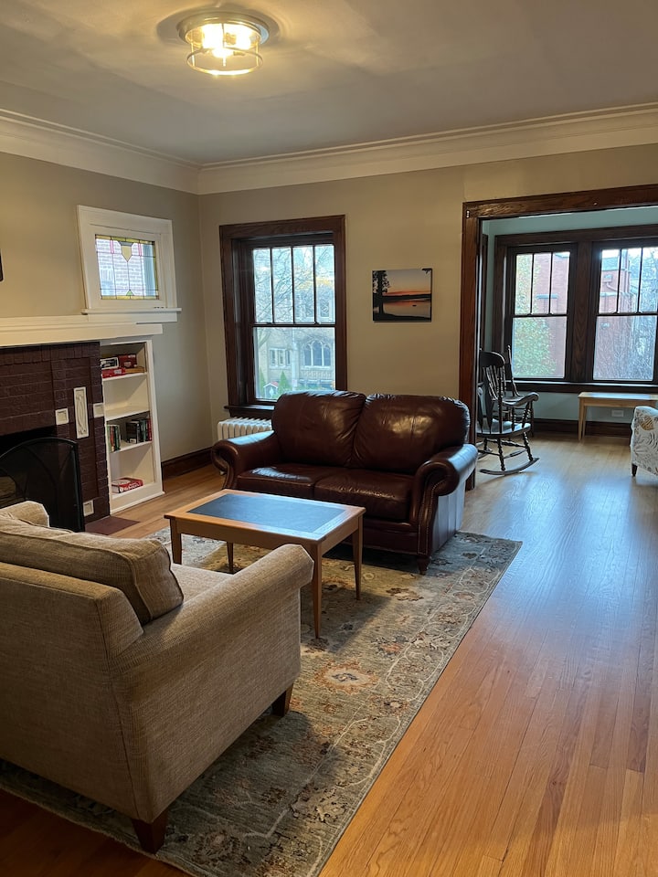 The Lookout Of Historic Oak Park - Oak Park, IL