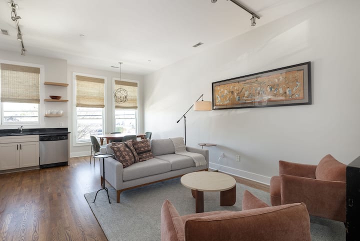 Location! Location! 12 South Townhome - Nashville, TN