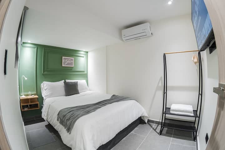 Green D Room In Fresco Living With A/c, Wifi - Medellín