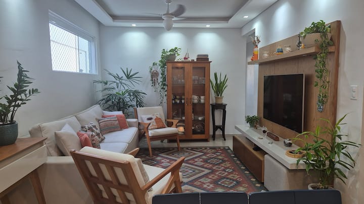 Apartamento Acolhedor E Com Excelente Localização. - Caraguatatuba