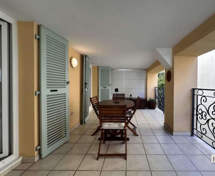 T2, Centre De Menton, Au Cœur De La Fête Du Citron - Menton