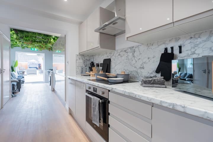 Open Mind Property 6 Br 6 Bathrooms Hottub Parking - Arundel