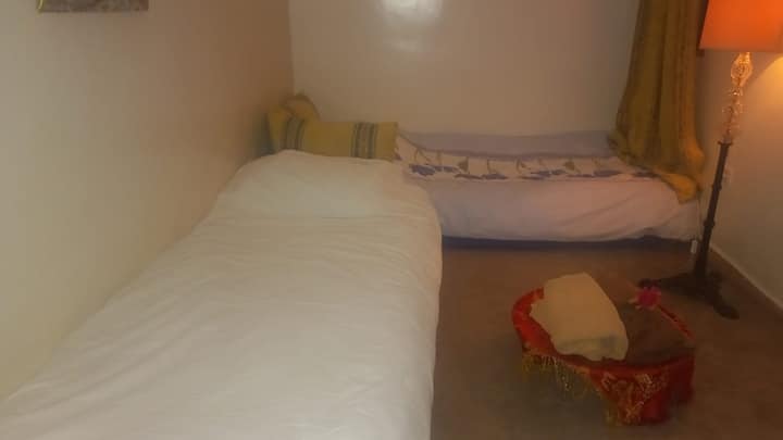 2 Personnes /Une Chambre/ Typiquement Marocaine - Rabat