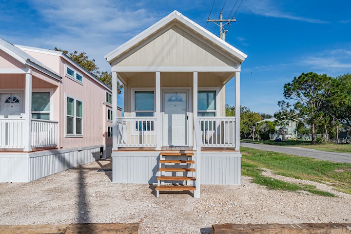The Keys Of Poc
Unit #6 1bd Loft And 2 Bunk Beds - Port O'Connor, TX