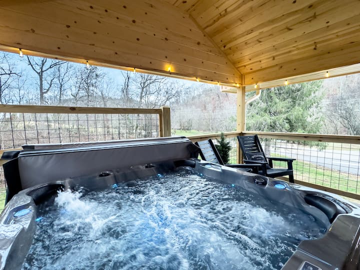 Top-rated Smoky Cabin • Hot Tub • Summer Getaway - 세비어빌