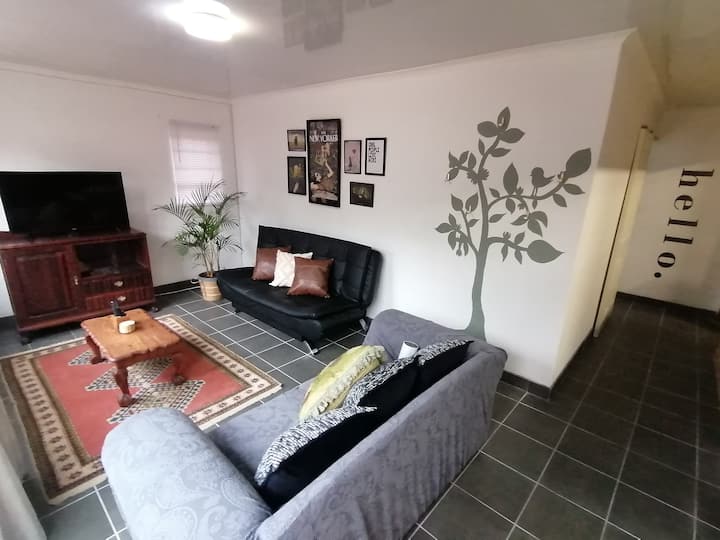 Cozy Corner Cottage 
A Hidden Gem - Amanzimtoti