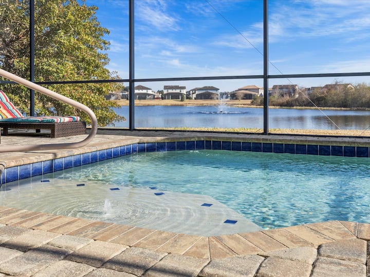 New! Stunning Lakeview Escape- Legoland & Disney! - Haines City, FL