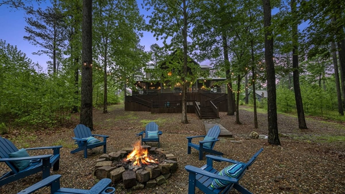 Paint Horse Palace - Cabins for Rent in Broken Bow, Oklahoma, United ...