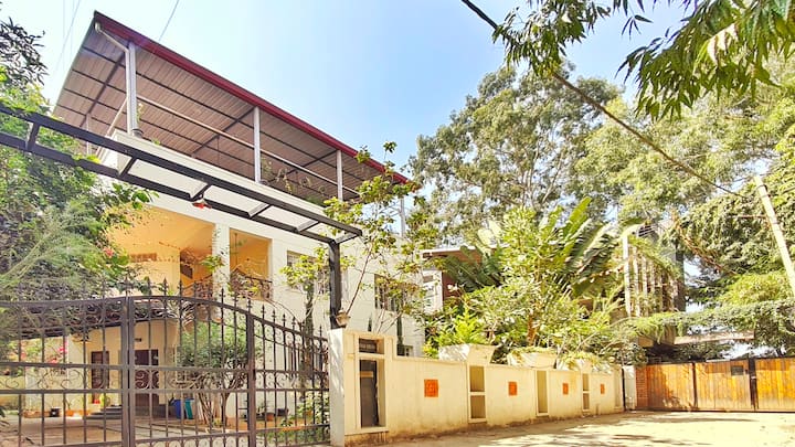 White House Luxury Secluded Garden Villa Near Hsr - Bangalore