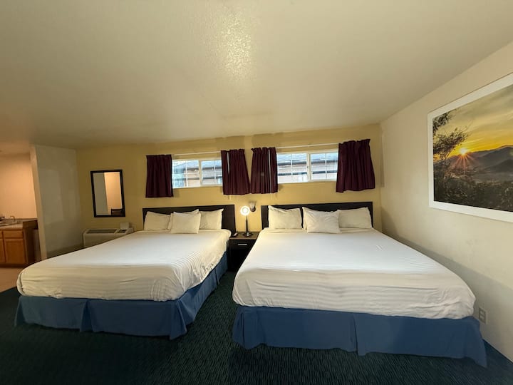 Hotel Room With 2 Queen & 1 Sofa Bed, Kitchenette - South Lake Tahoe, CA
