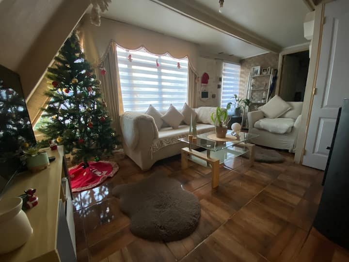 Casa Céntrica, 4 Dormitorios. Barrio Residencial. - Temuco