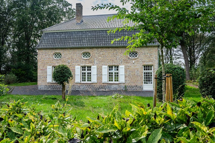 Villa De Charme Au Cœur Dun Domaine Historique - Gistel