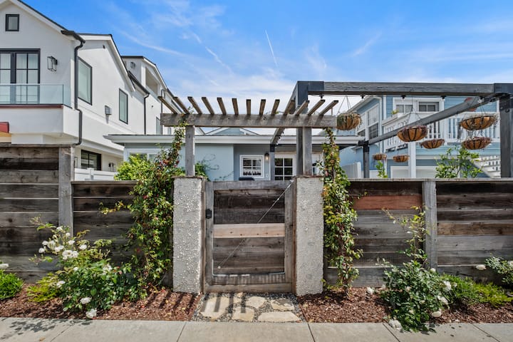 Beach Village Escape - Newport