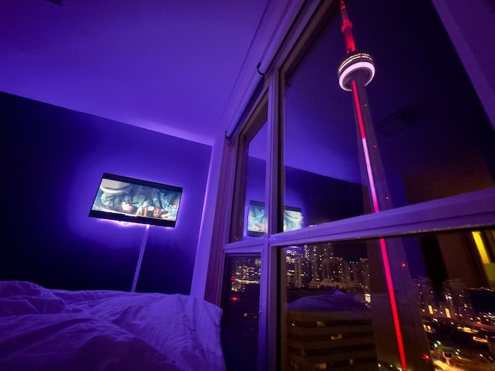 Upscale Luxury Condo | Downtown Living | Sleeps 8 - 