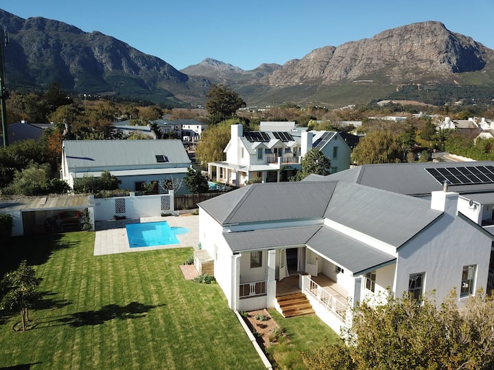 Great Location-large 3 Bedroom House With 2 Pools - Franschhoek