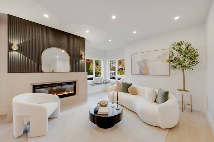 Fremont Lux Residences | Sleeps 16 | Bbq/ Rooftop - Bothell, WA