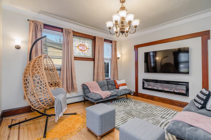 ​Charming & Spacious Retreat | 3br, Parking For 2! - Queens, NY