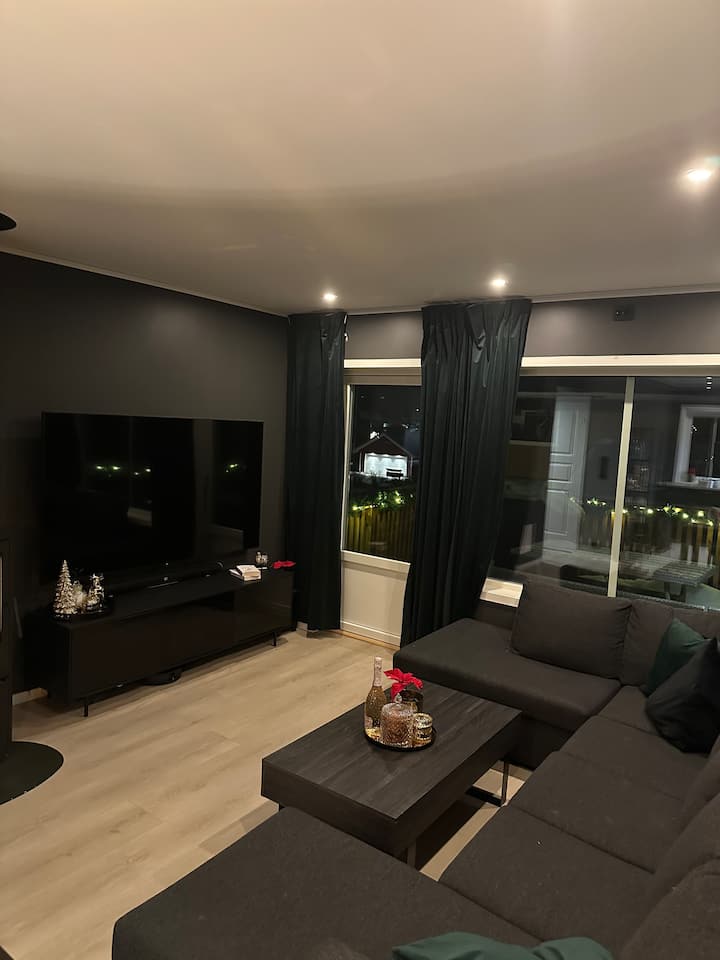 Sentral Leilighet Med Gratis Parkering Og Balkong - Orkanger