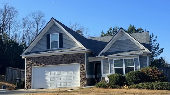 The Cozy Crossroads Retreat - Acworth, GA