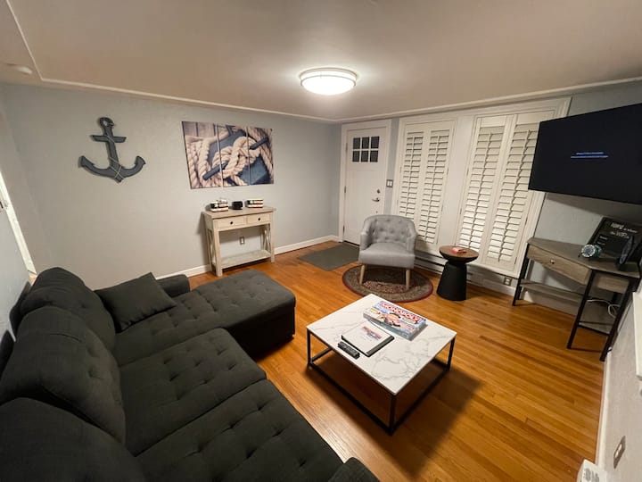 Downtown Mystic Luxury Apartment - Watch Hill, RI