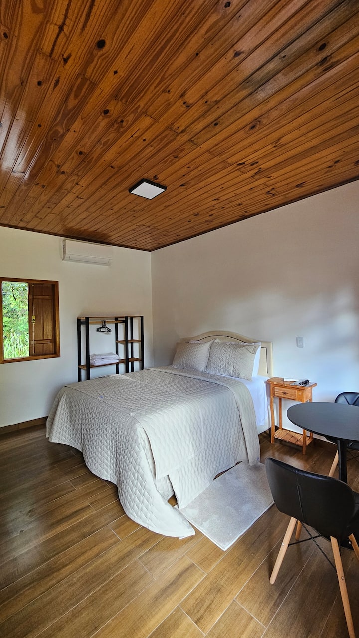 Suíte Praça Da Matriz - Chácara Boa Vista - São Roque