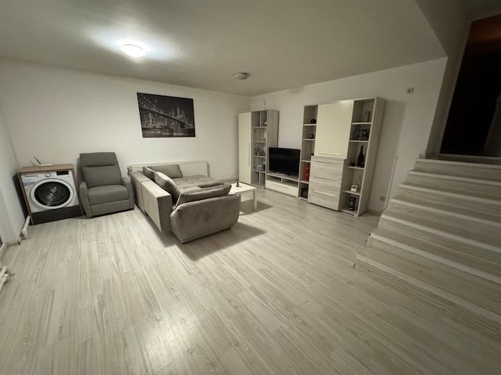 Apartament Complet Utilat Si Primitor ! - Craiova