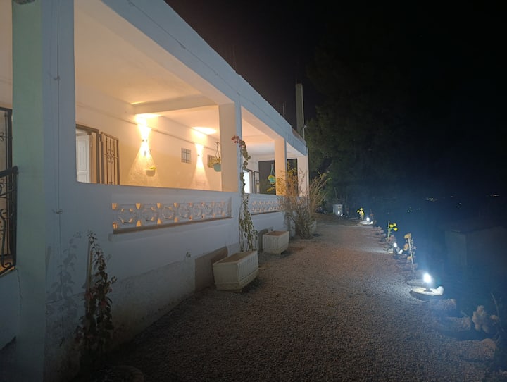 Belle Maisonnette Chaleureuse Avec Vue Imprenable - Constantine