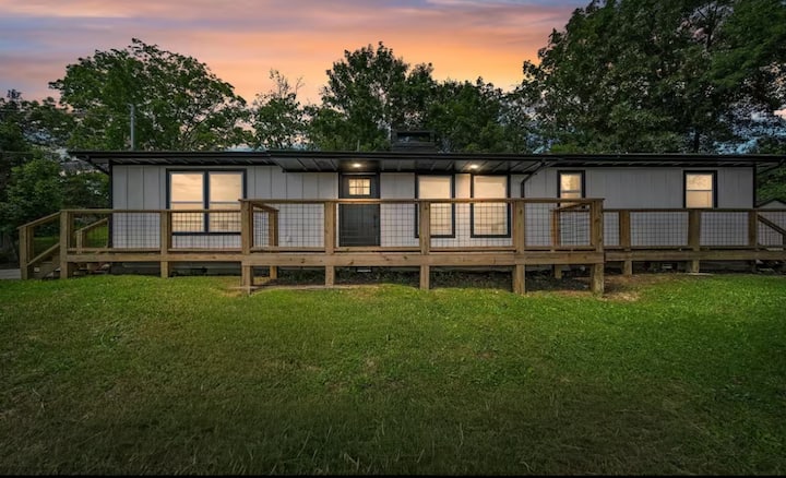 Smoky Mountain Family Cottage |Dogfriendly+firepit - Sevierville, TN