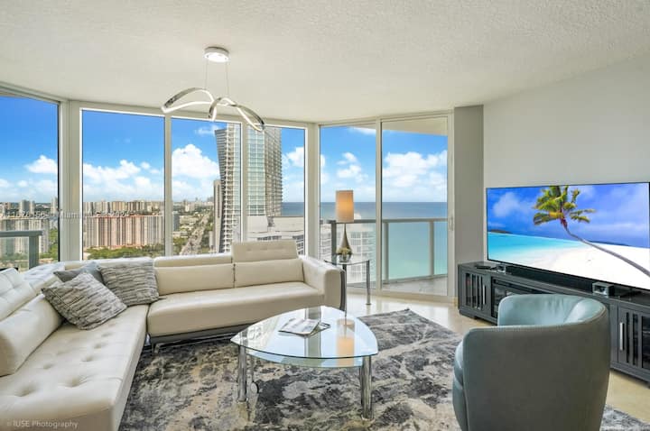 Beach Apartment Beautiful Views. Str-03353 - Sunny Isles Beach, FL