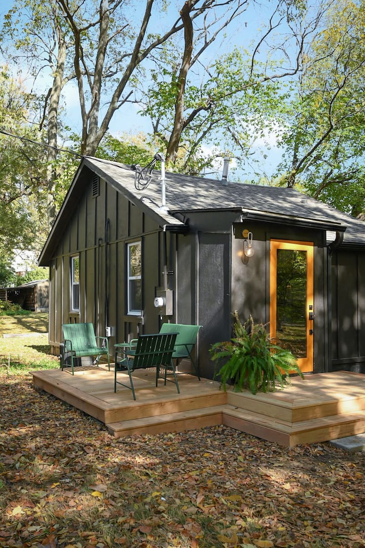 Cup 2026 Leaned Cottage Cozy Relax - Kansas City, MO