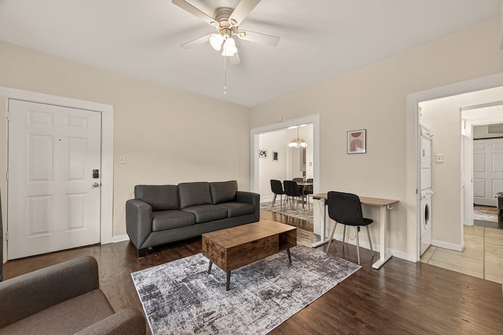 1b/1b Sleeps 4 -Midtown Cozy Apartment - Peaceful - Houston, TX