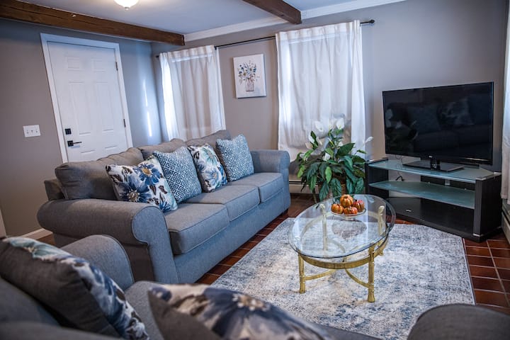 Sunny House Getaway - Scarborough, ME