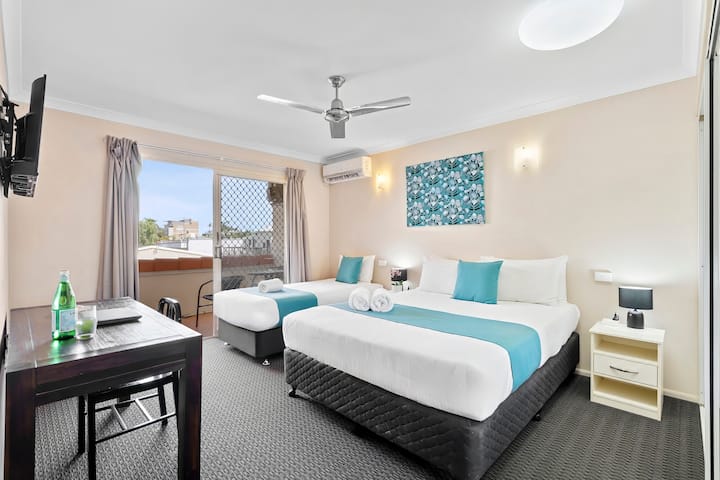 Deluxe 2 Bedroom Townhouse #2 - Rockhampton