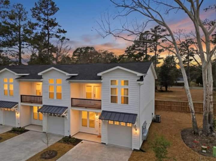 The Coastal Hideaway - Wilmington, NC