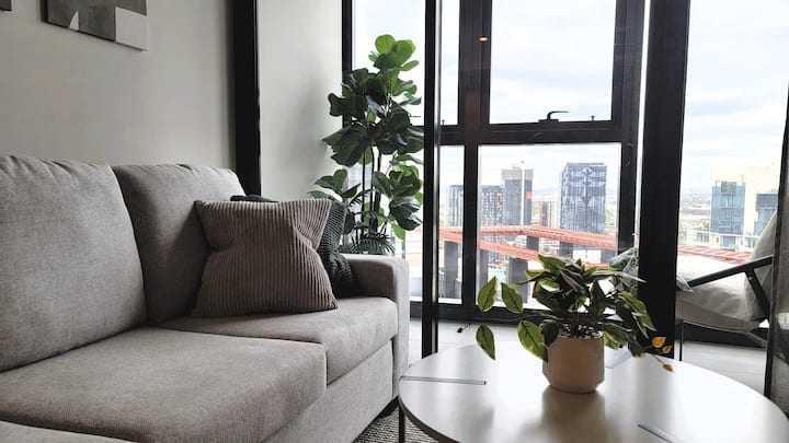 Affordable Stylish Luxury 2br With Views/pool/gym - Rod Laver Arena