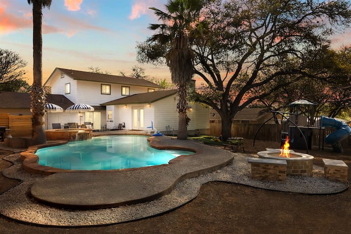 Pool | Hot Tub | Fire Pit | Putt Putt | Family Fun - San Antonio, TX